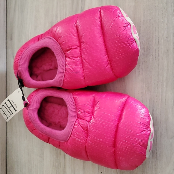 HUE | Shoes | Hue Slippers | Poshmark